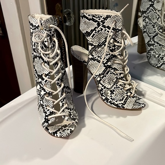 Liliana | Shoes | Snake Print Heels | Poshmark